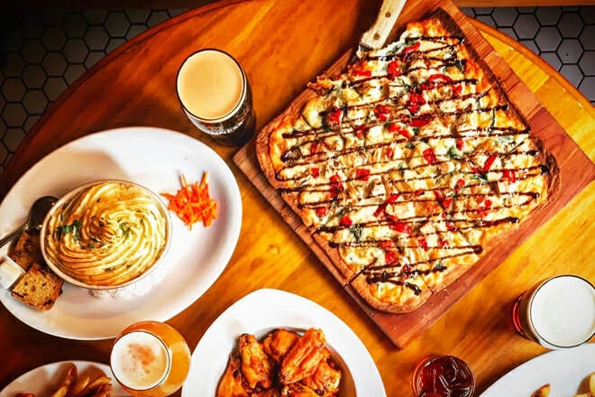 kitty hoynes irish pub & restaurant