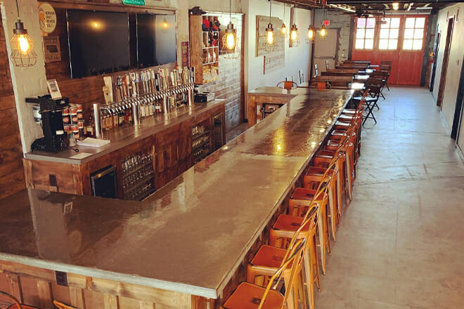 mccue&rsquo;s nebraska taproom
