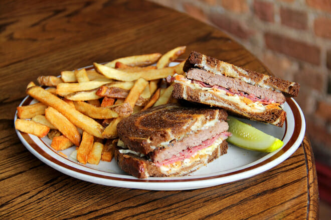 pj&rsquo;s courthouse tavern and grille