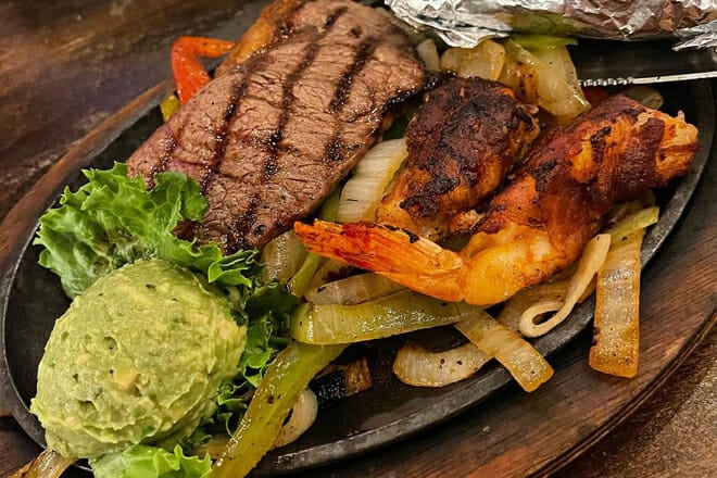 palenque grill la plaza mall