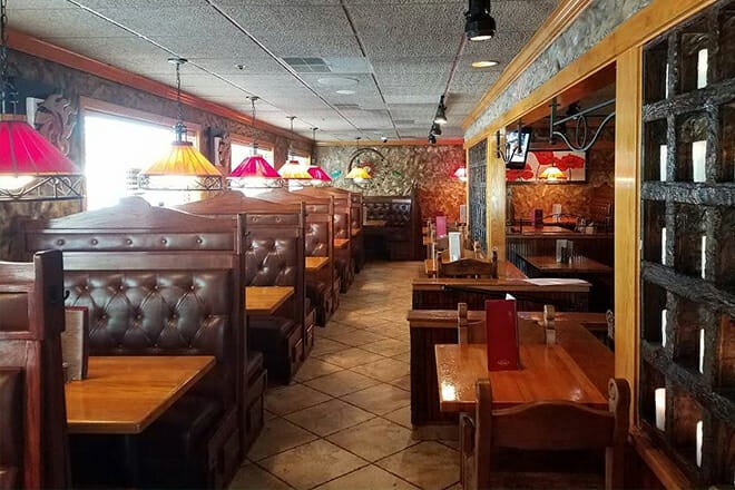 plaza azteca mexican restaurant