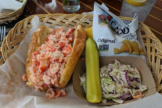 Shuckers World Famous Raw Bar & Caf&eacute;