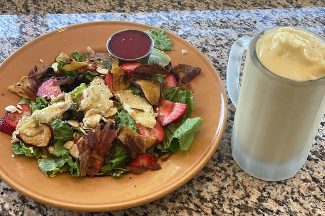 Turtle Leaf Caf&eacute;