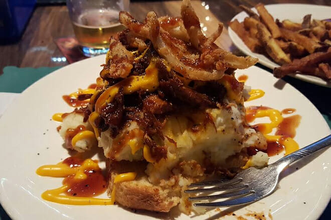 Wildwoods Bar & Grill