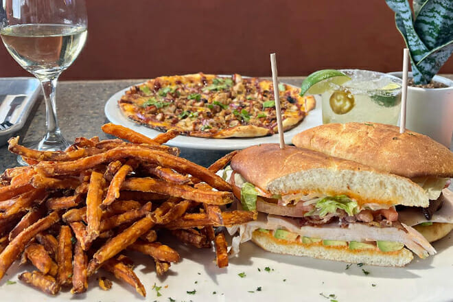 Boston’s Restaurant & Sports Bar