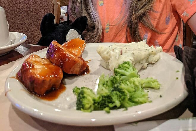 dutch apple dinner theatre