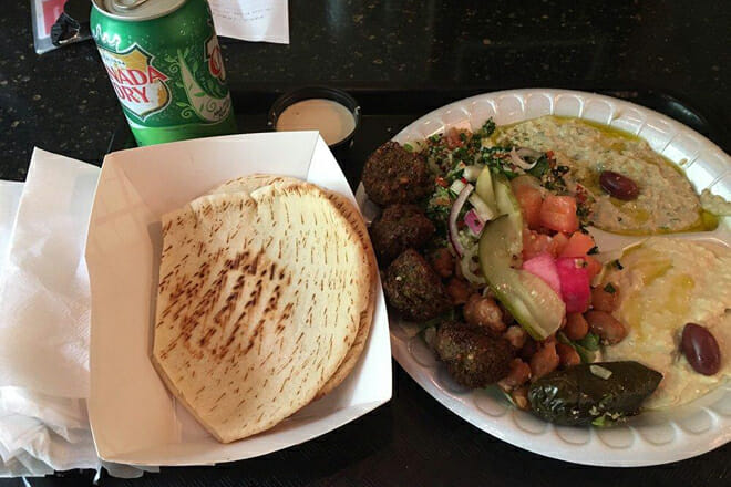 ibby&rsquo;s falafel