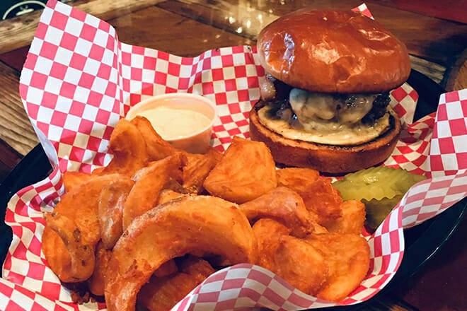 Kelly's Tap House Bar & Grill