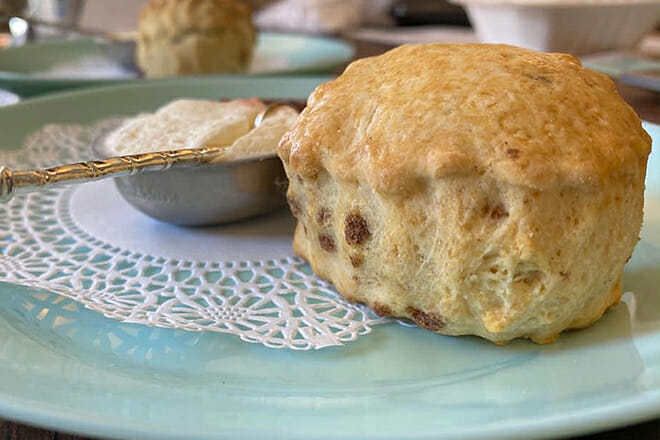 reynolds tavern and 1747 pub