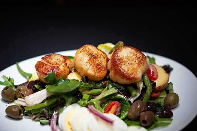 screamers dining and cabaret