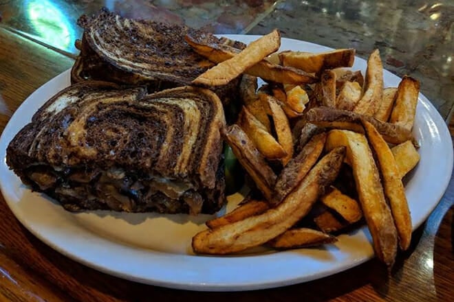 Swifty's Restaurant & Pub