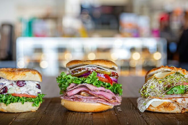 &Uuml;ber Bagels & Deli