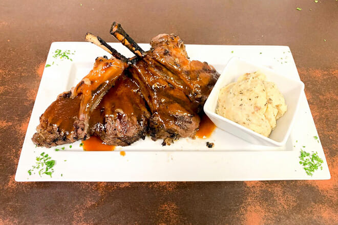 AVI Seabar and Chophouse