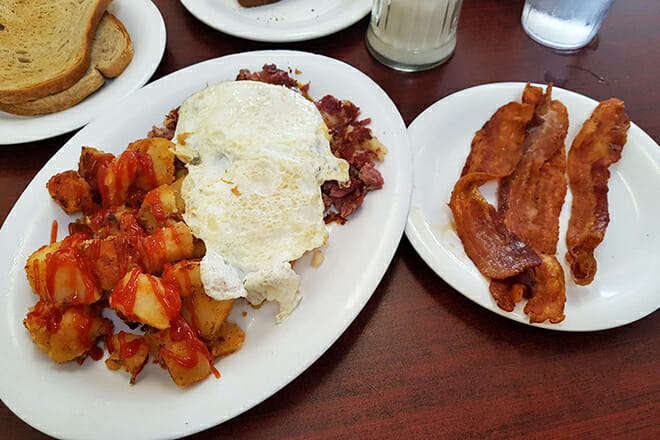 Ally's Comfort Caf&eacute;