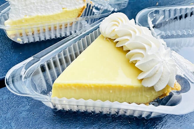 Blond Giraffe Key Lime Pie Factory