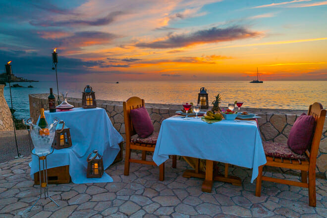 blue mahoe restaurant &mdash; negril