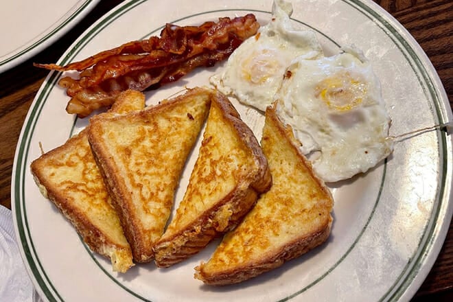 coach house restaurant