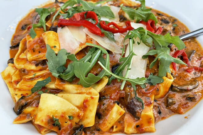 Eight4Nine Restaurant & Lounge