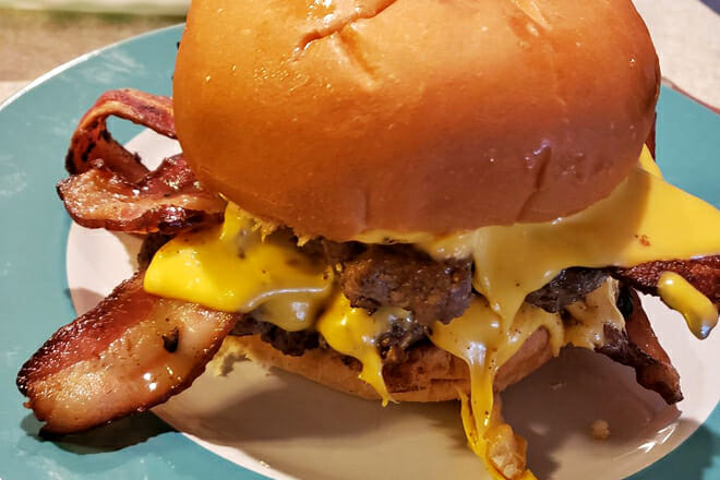 Hopper's Bar & Grill