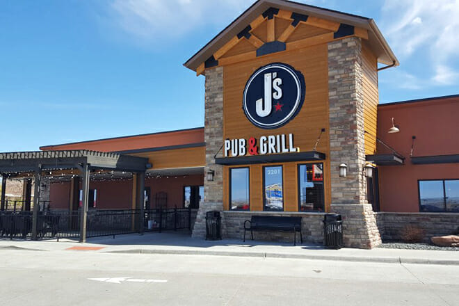 J&rsquo;s Pub and Grill