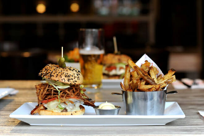 Les Trois Gar&ccedil;ons