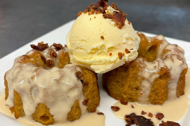 Me's Burgers and Brews