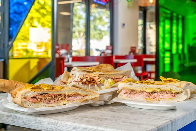 Mi Apa Latin Caf&eacute;