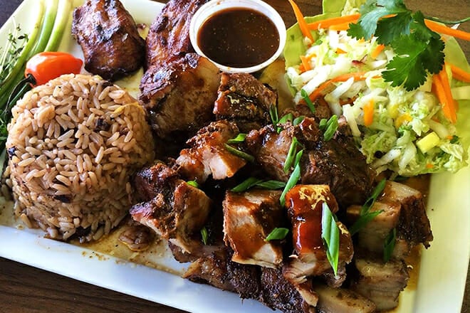 Mo'Bay Island Cuisine