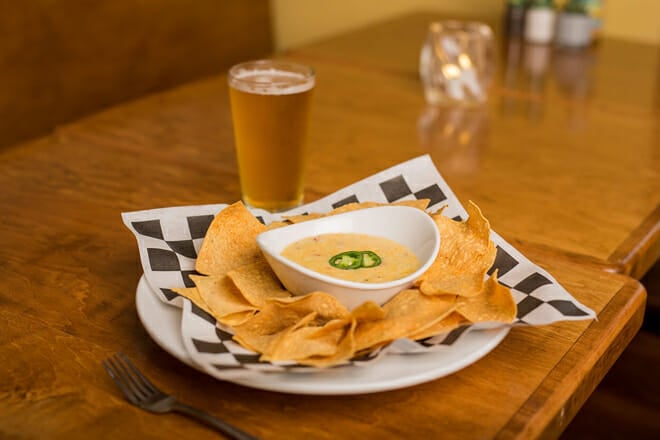 mulligans grille in historic cottage row