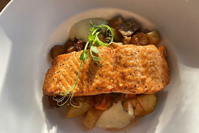 River House Restaurant and Raw Bar