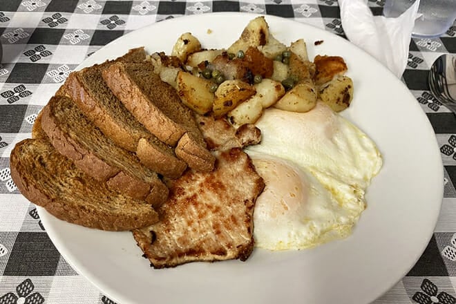 Colonel's Delicatessen