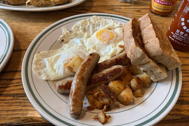 Dot's &mdash; Wilmington, Vermont