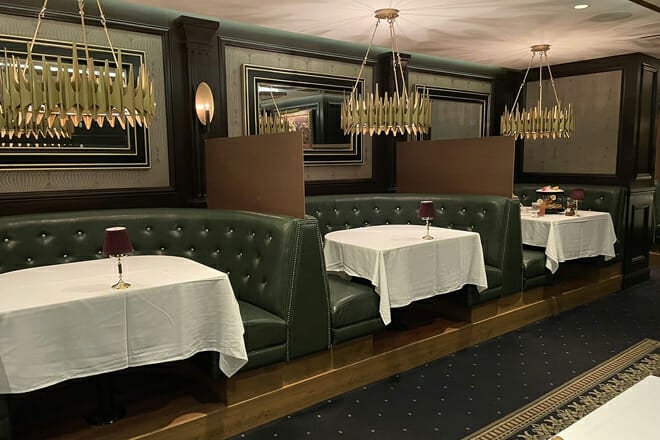 Hy's Steak House - Waikiki