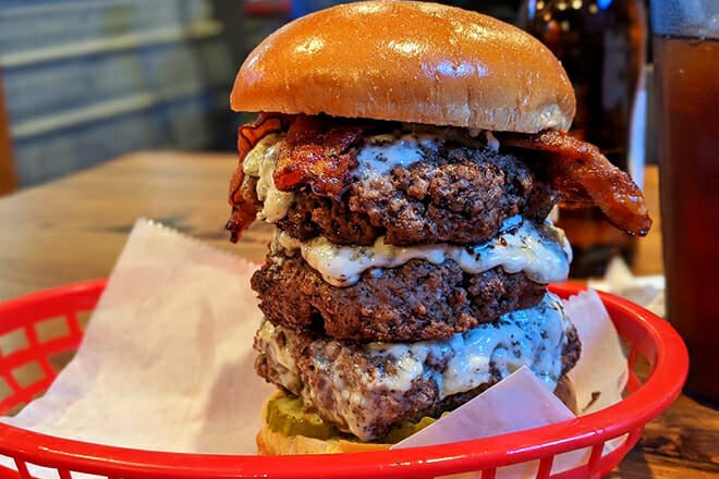 Stella's Bar and Grill