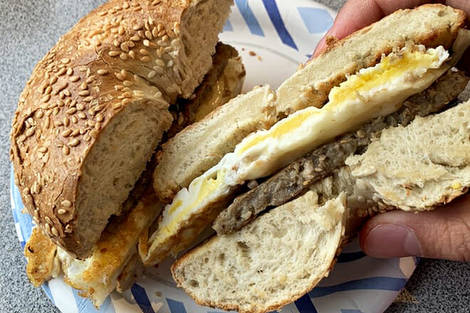 Anthony's Caf&eacute;