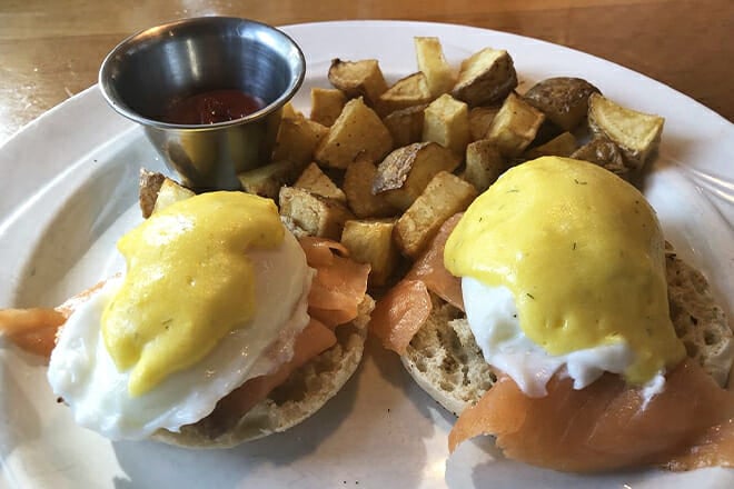 Charlie B's Pub and Restaurant