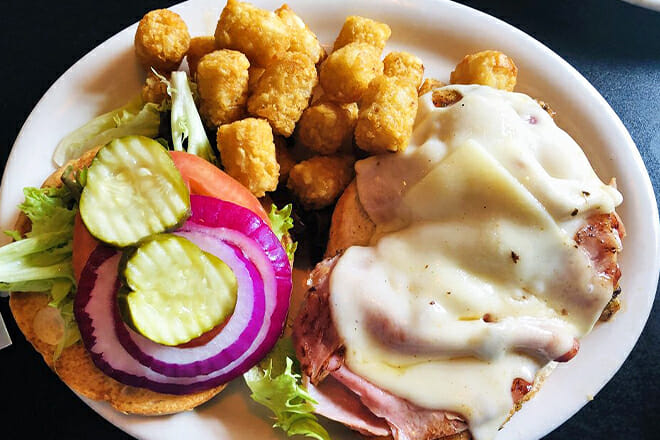 Nick&rsquo;s Family Diner