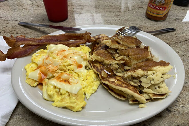 Snappys Cafe & Grill