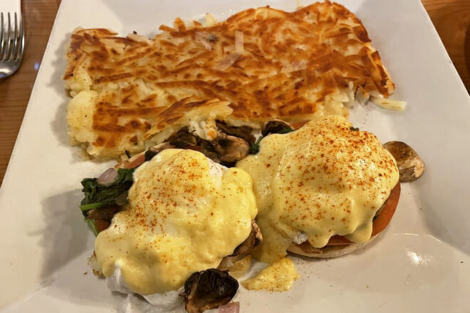 Squirrel Tree Restaurant