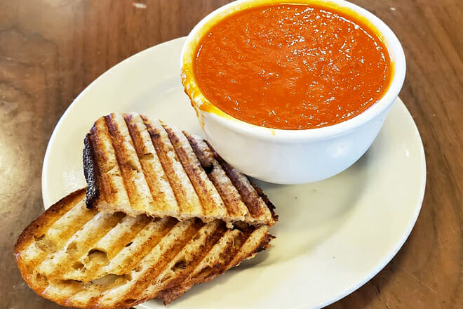 Stowe Bee Bakery & Caf&eacute;