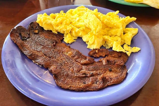 Tippy Cow Caf&eacute;