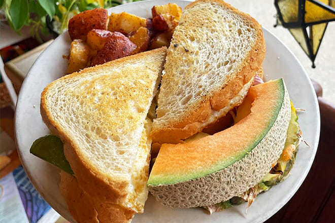 Daisy Cafe & Cupcakery