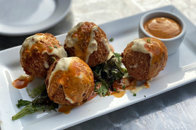 Mom&rsquo;s Kitchen and Bar