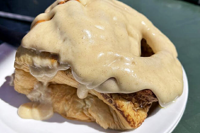 Park Bench Caf&eacute;