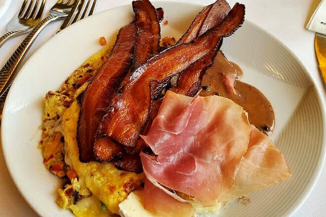 The View Restaurant and Lounge