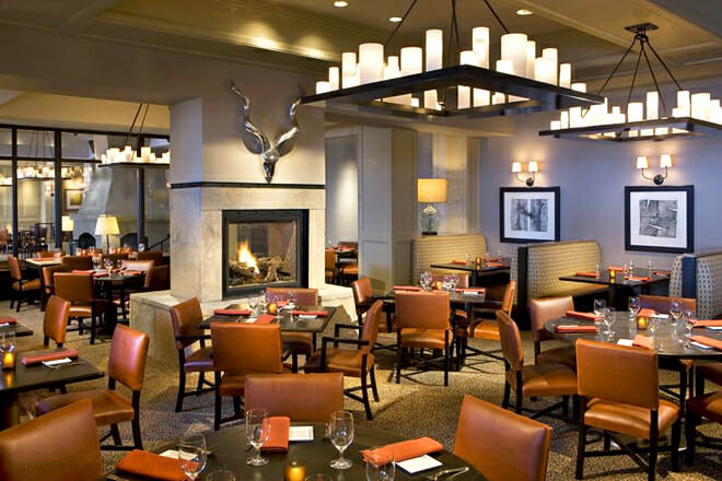 8100 Mountainside Bar & Grill