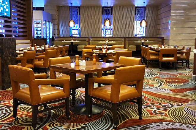 Atlantis Toucan Charlie's Buffet & Grille