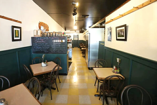 Brandy's Café (Formerly La Bellavia)