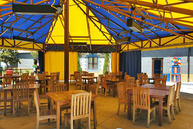 Dragon's Den Restaurant and Bar