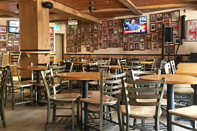 Pepi's Bar & Restaurant